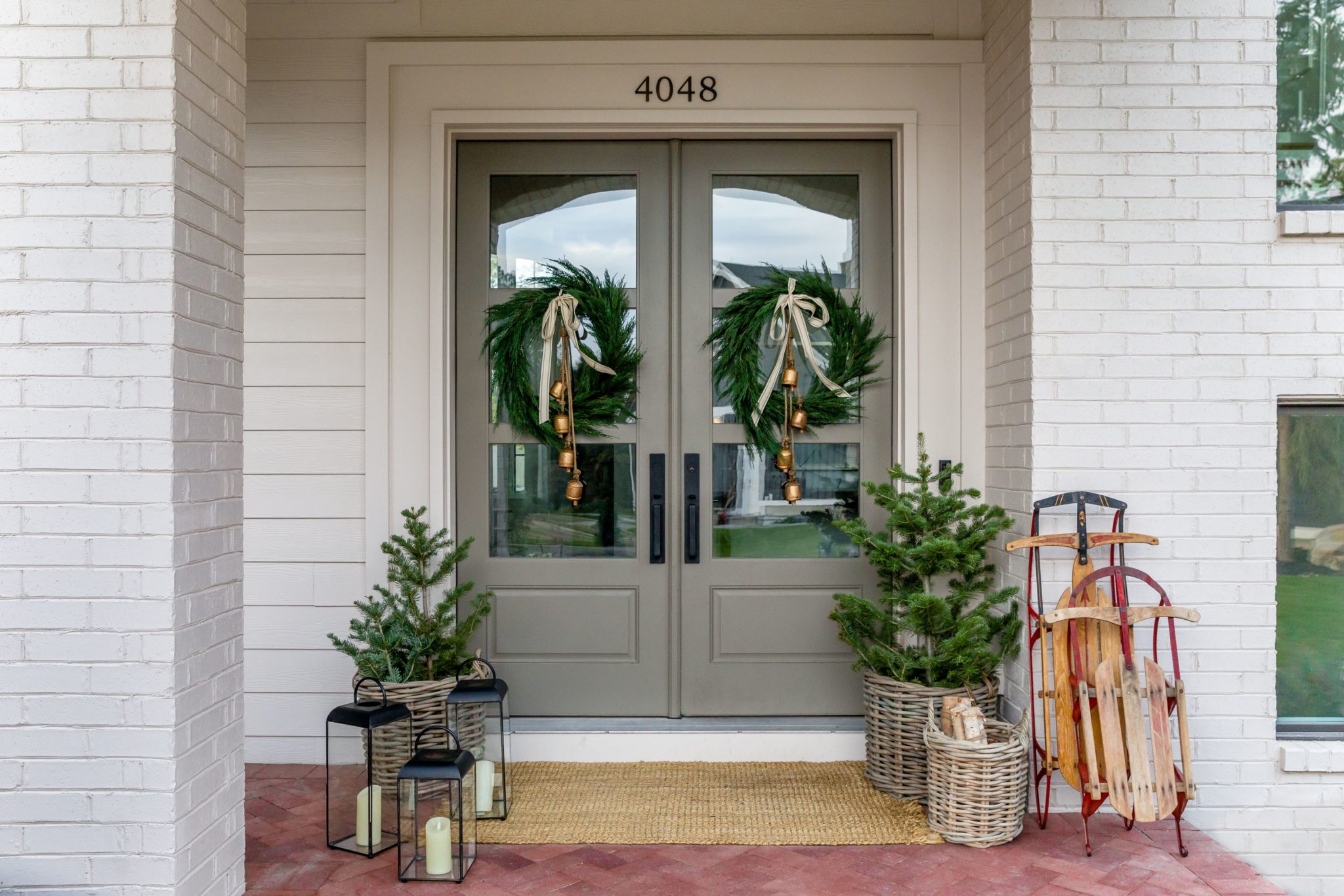 How-To Style a Holiday Front Porch Scene | House of Jade Interiors